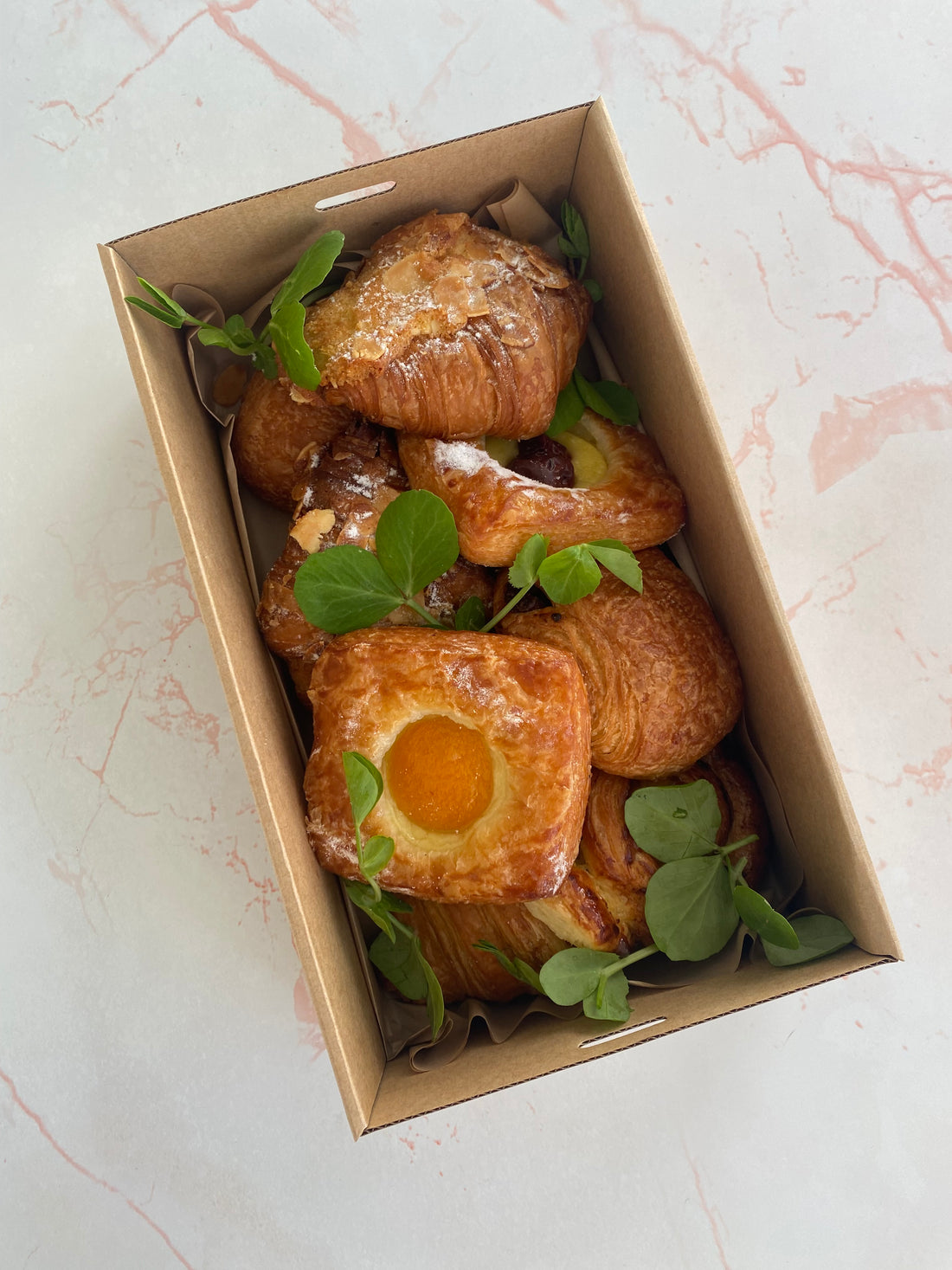 Mini Pastries – 2 Grazing Queens